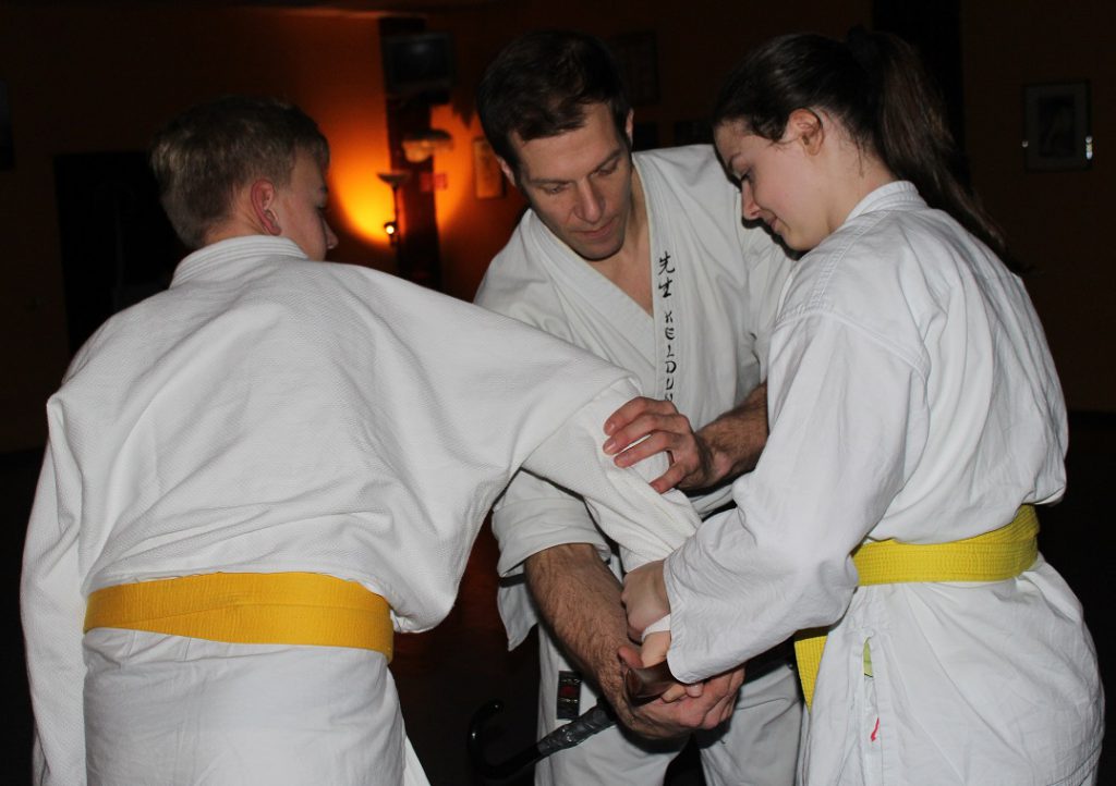 Realistische Selbstverteidigung unter erschwerten Bedingungen (4.2.2017)